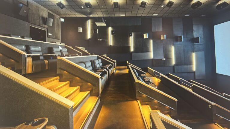 Quicentro Shopping y Multicines inauguran el cine VIP más exclusivo de ...